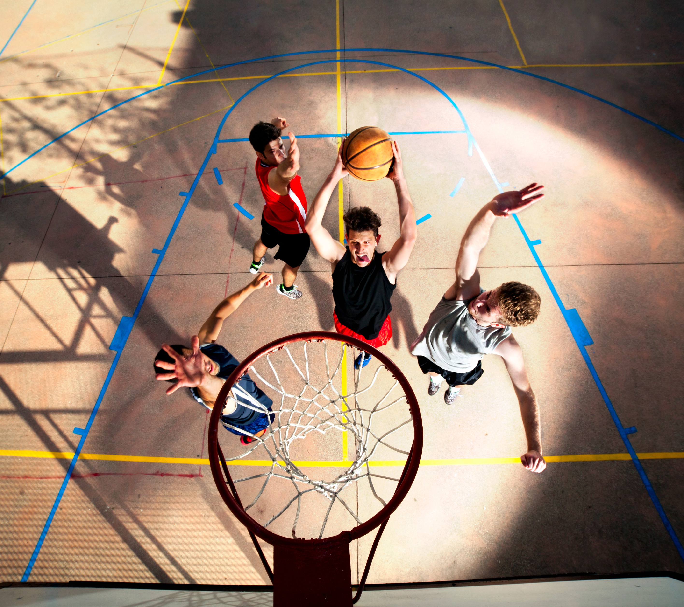 Na streetball stačí dva hráči a jeden koš. Víte, kde najít vhodné ...